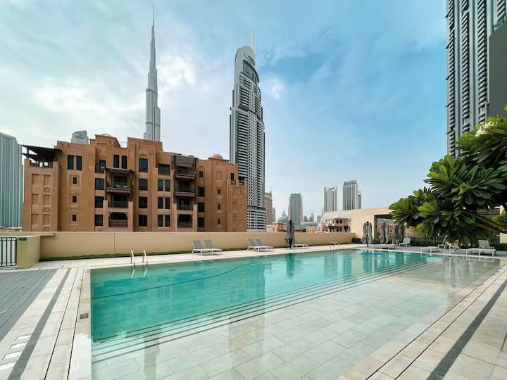 Luxury 2br- Pool W/ Burj View- 5 Min To Dubai Mall - Dubái