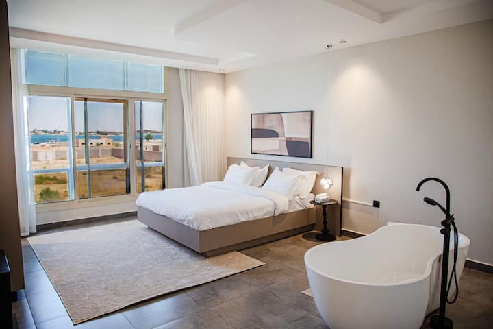 Seaview 1br | 65” Tv | Master Bed| Self-entry6|1 - Jeddah
