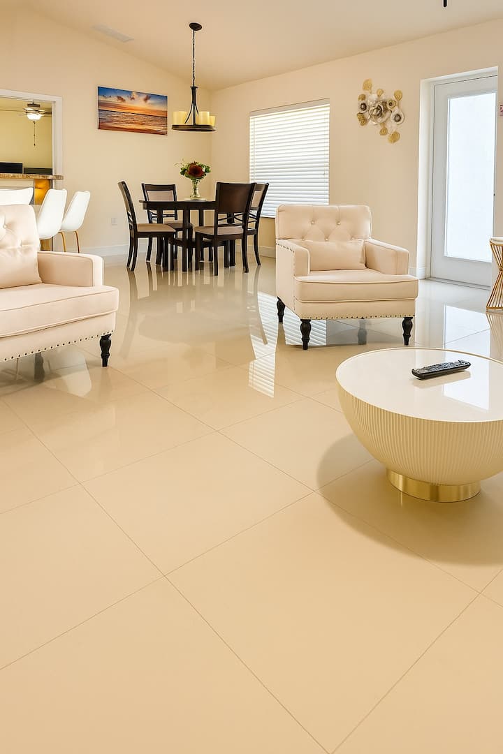 Modern 4br Haven | Near Beach & Cleveland Clinic - Port St. Lucie, FL