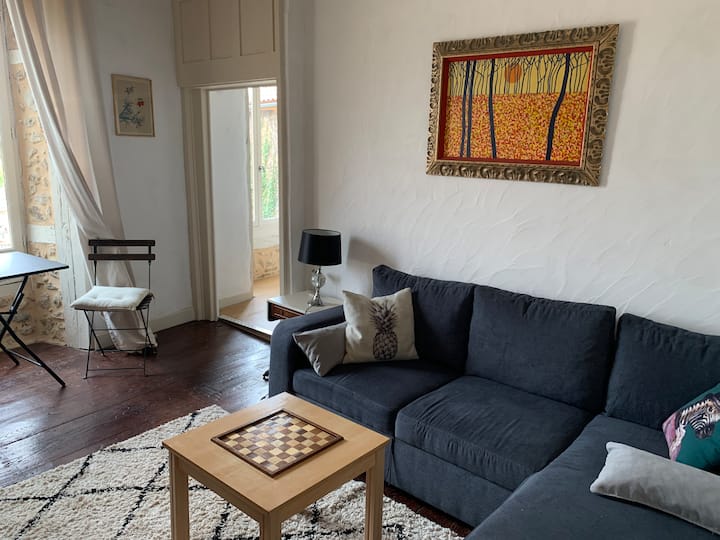 Cozy French Apartment With Authentic Character - Rochechouart