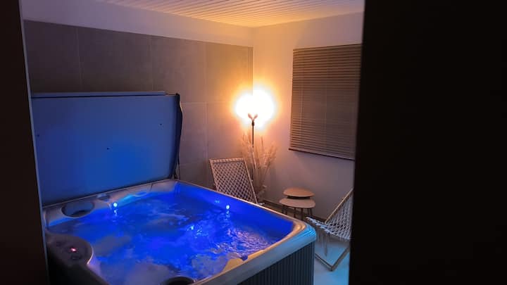 Chambre D Hôtes Avec Jacuzzi Et Hammam Privatifs. - Andenne