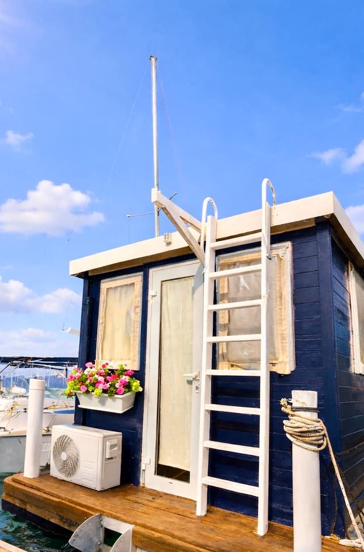 The Blue Houseboat - The Best Spot - Alghero