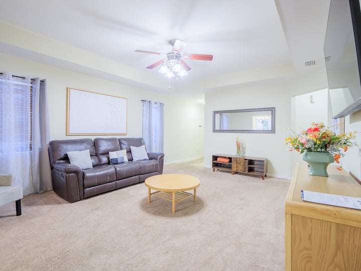 6 Beds, Smart Tvs, Fenced Yard, Designed 4 Comfort - Valdosta
