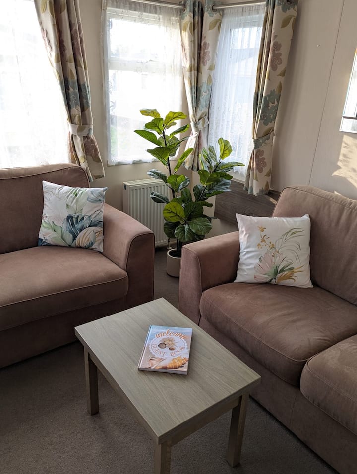 Cameo-2-bed Caravan • Pools • Splash Park • Beach - Hayling Island