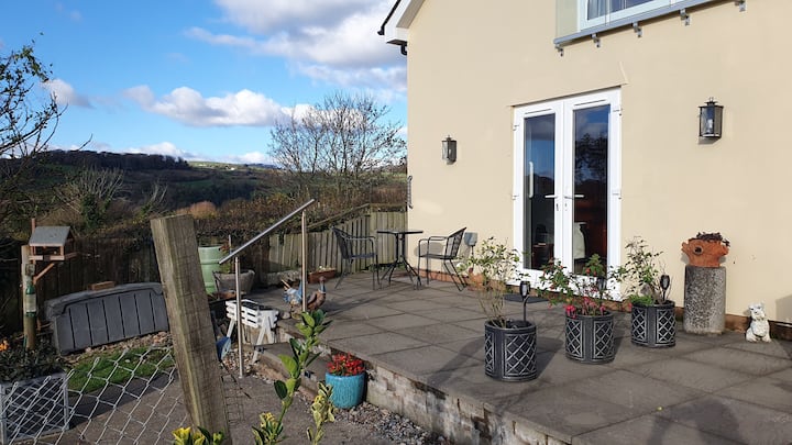 The Birdhouse @ Trenavian, A Cosy Country Getaway. - Ashburton, UK