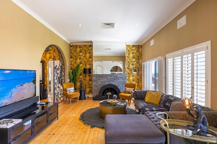 4 Bed High-end Living - Pool, Jacuzzi, Bbq & Views - Camps Bay