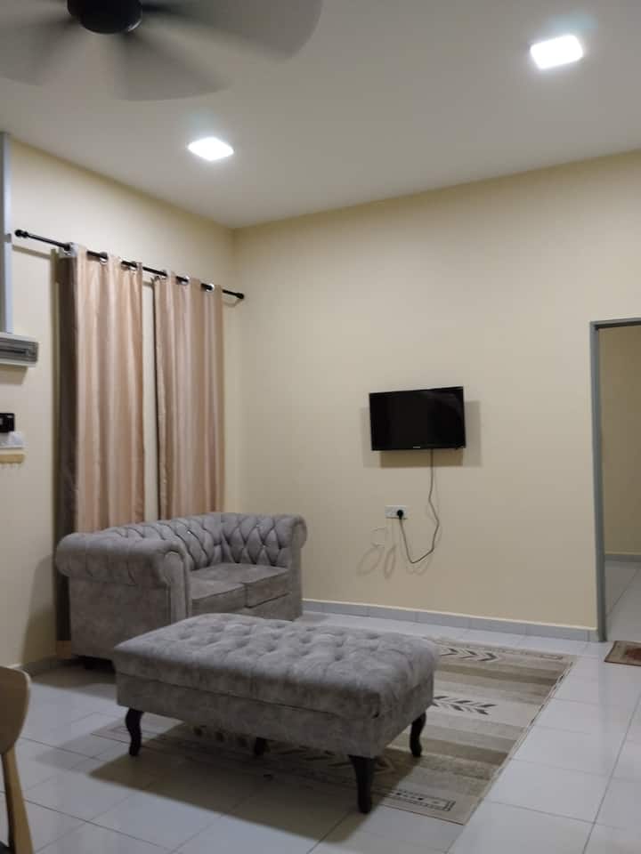 Lily Pool House - Private Pool Homestay Pekan - Pekan