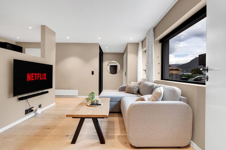 Aurora Dream Escape L Cozy I Stylish - Tromsø