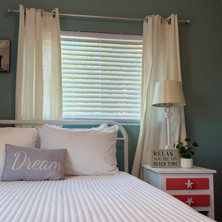 Cozy Coastal Cottages Of Dunedin #1 - Dunedin, FL