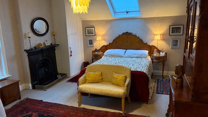 Birkdale Bedroom & Bathroom Within A Family Home - Southport