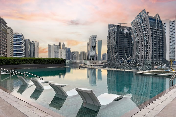 Modern 2br In Northside | Skyline & Pool Access - Dubai