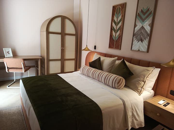 Estudio Superior Con Terraza Privada En Cali - San Antonio