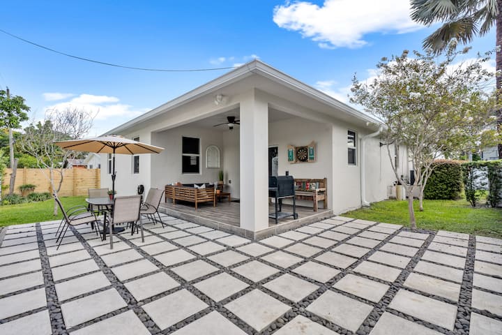 Crew's Corner Open Floor Plan - Fort Lauderdale, FL