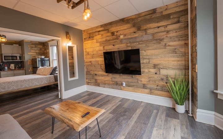 Rustic Riverfront 2 Br Loft With River Views - Harrisburg, PA