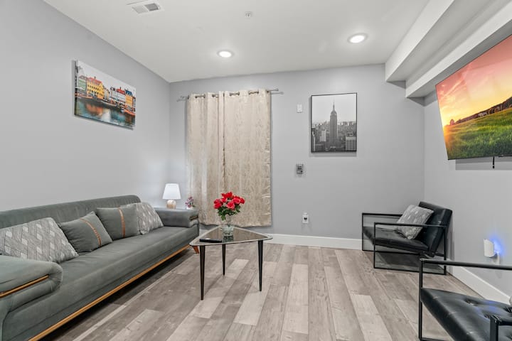 Pleasant 2 Bedroom Apartment - Ardmore, PA