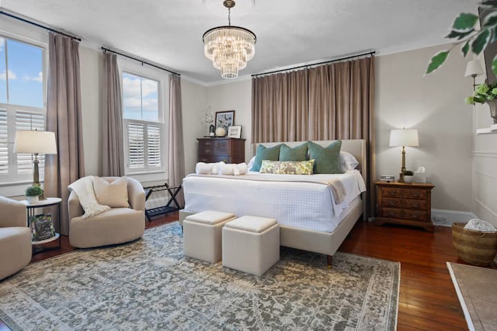 Guests Rave: Immaculate Private Victorian Suite - Thomasville, GA