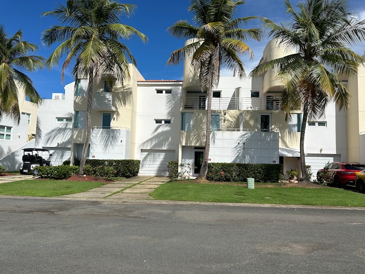 Golf & Casino Beach Villa 5 Bedrooms & 5 Bathrooms - Dorado