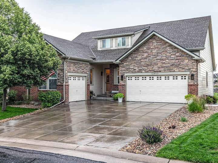 Gorgeous Ranch Style Home W/ Finished Lower Level. - Highlands Ranch, CO