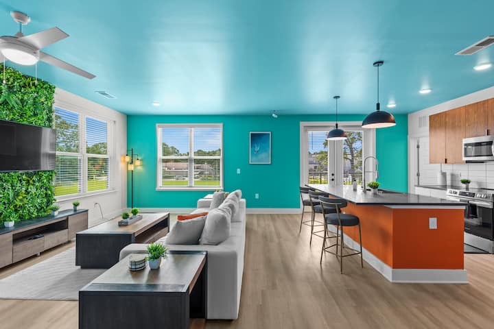 2br | Modern Comfort With Southern Charm - Savannah, GA