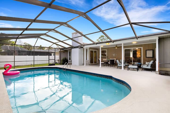 Heated Pool, 5 Miles To The Beach, Sleeps 8 - Bradenton, FL