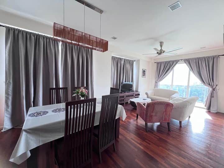 Santubong Suites - Safe Space Home - Lundu