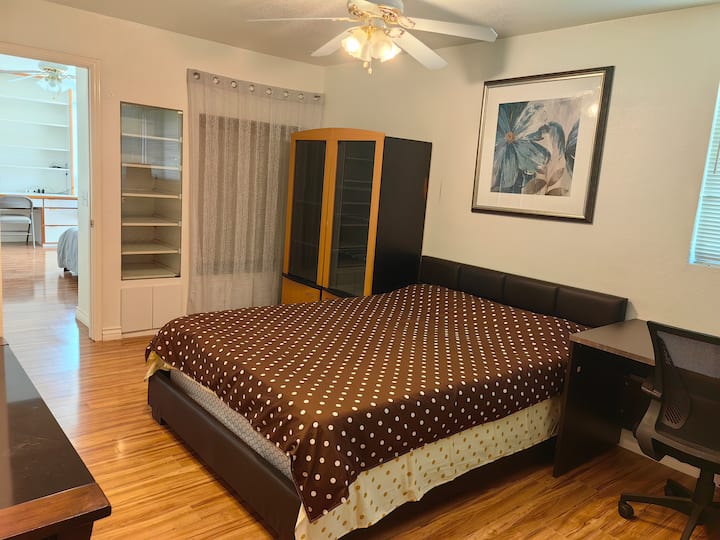 Comfy 2 Connected Rooms • 2 Queen Beds W/bathroom - Claremont, CA