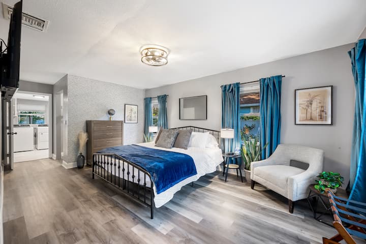 Sleeps 16+, Sports Team Friendly, Pet Friendly - Winter Haven