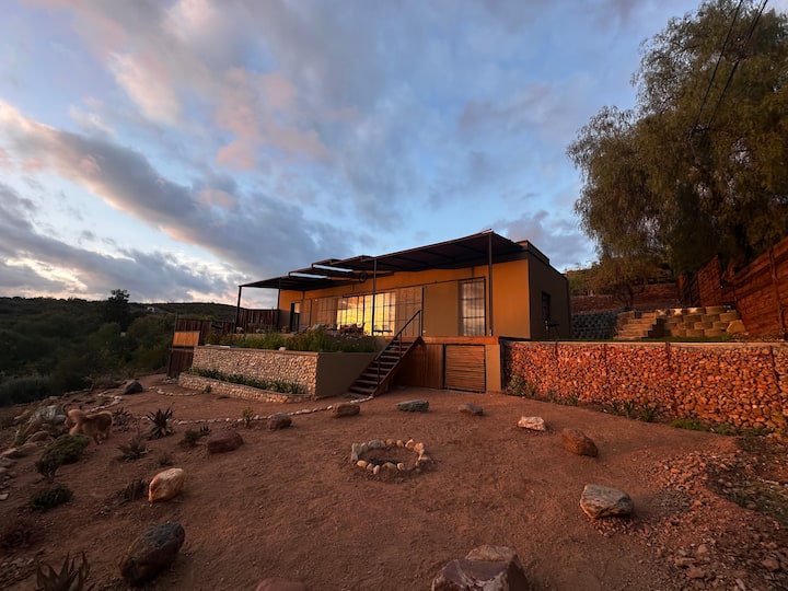 The Black Mountain Retreat - De Rust