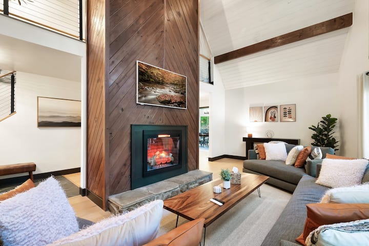 The Prow House At Peery Glade In Walland - Walland, TN