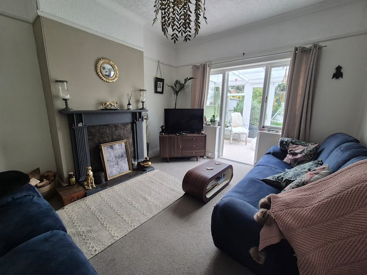 2 Bedroom Bungalow In A Quite Cul-de-sac. - Yeovil