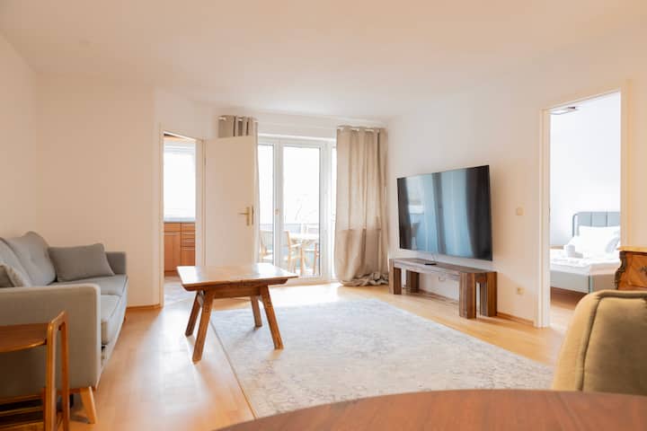 Zentral In München: 2 Zimmer Apartment Mit Balkon - Neubiberg