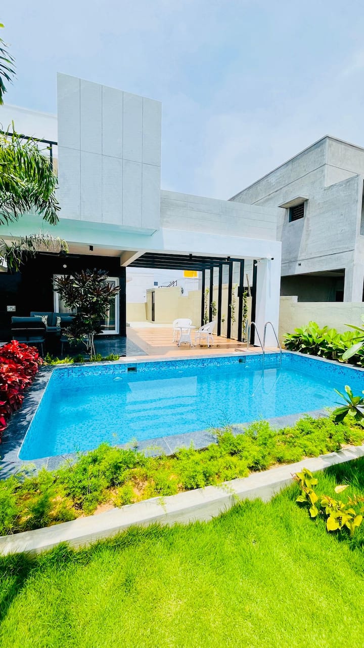 3bhk Luxury Pool Villa | Lawn, Bbq, Tt Table, Game - India