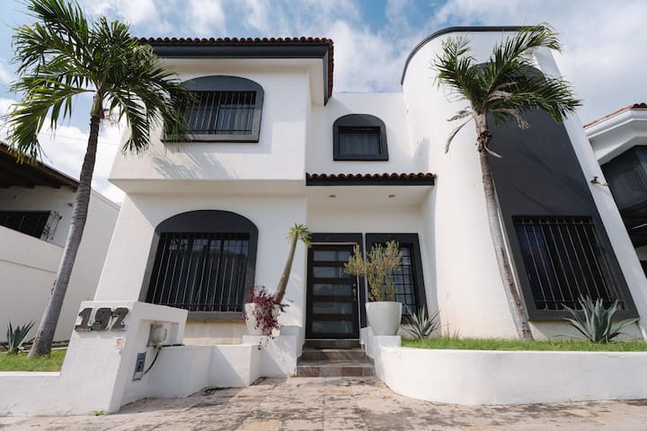 Casa Moderna En Condominio Privado, Manzanillo - Manzanillo, Colima, Mexico