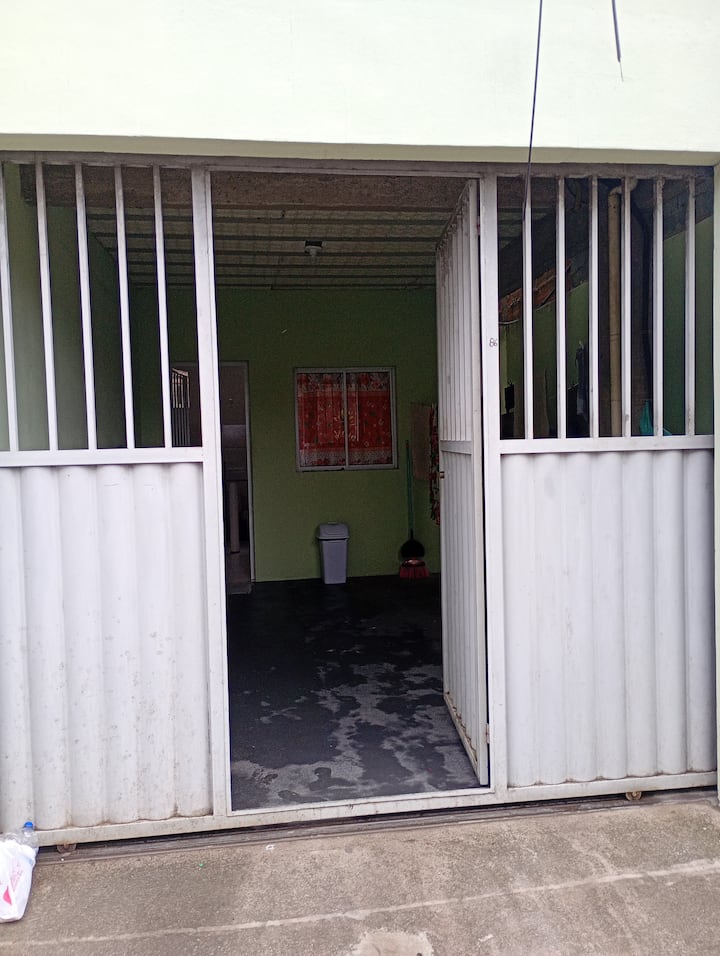 Kitnet Com Garagem - Serra