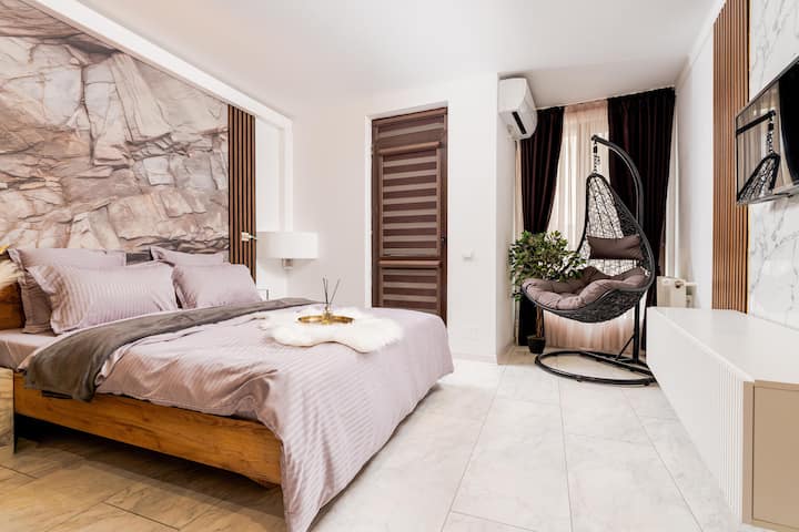 The Rock Unirii -Ii - Bukarest