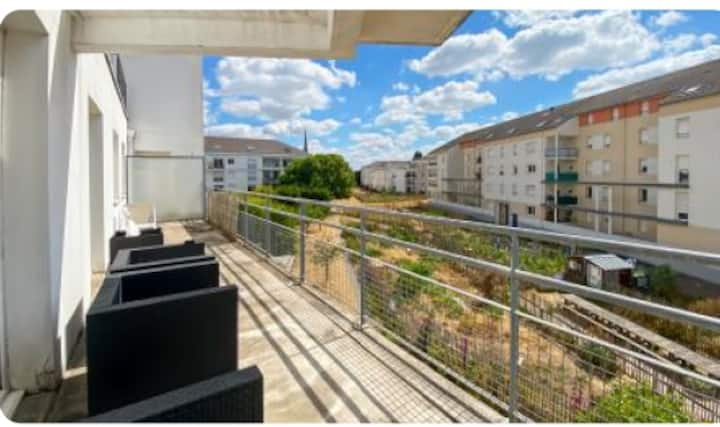 T3 Moderne Avec Terrasse Ensoleillée, Séjour Calme - Nantes