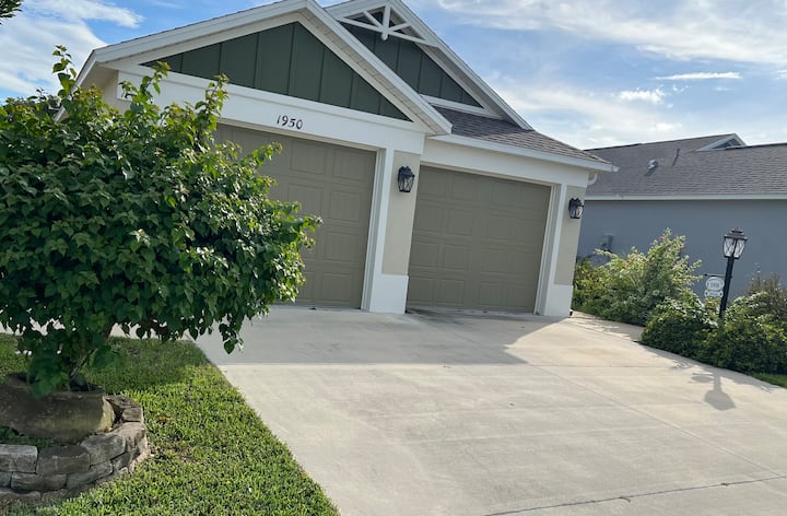 Villages Getaway Tropical Fun - Wildwood, FL