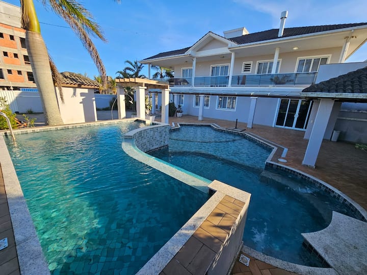 Casa C/ Capacidade P 25 Pessoas A 30m Da Praia. - Florianópolis