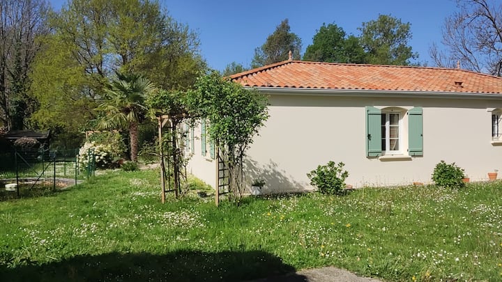 Maison Calme, Grand Jardin, Proches Commodités - Ribérac