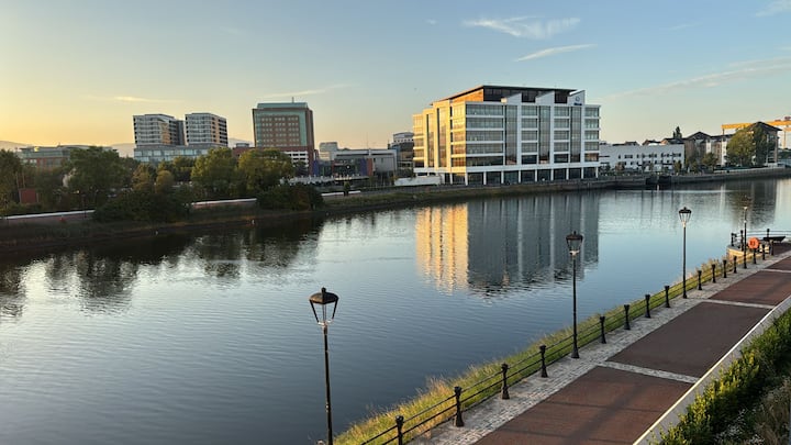 Luxury Waterfront Apartment - Belfast