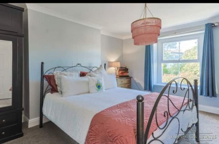 Gorgeous Top Floor Room In Shared House - Plymouth