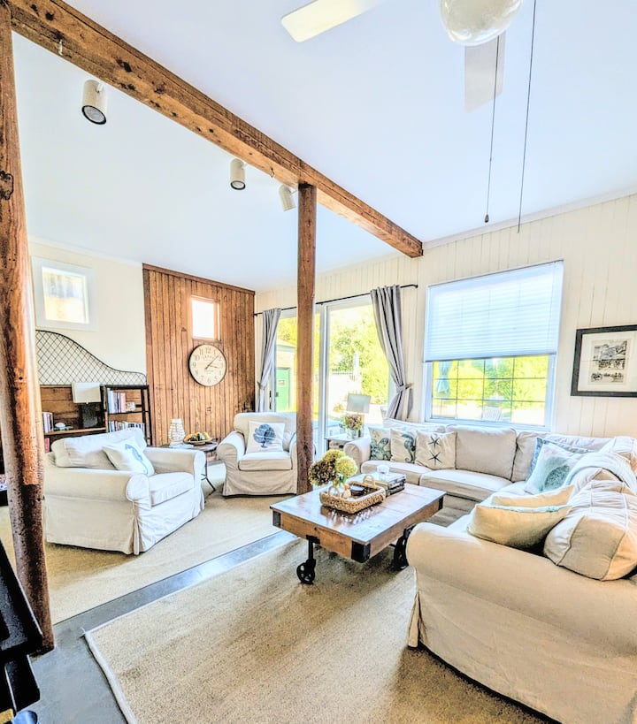 Bass Rocks Carriage House, Special Winter Rates - Newport, RI