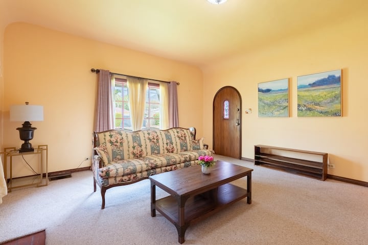 Hacienda Luz- Ristic Chăm & Patio 3b1b Home - Azusa, CA