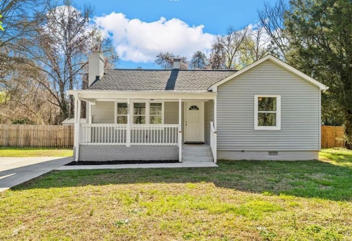Cozy Retreat Near Uptown & Airport | Pet Friendly - Aeropuerto de Charlotte-Douglas (CLT)