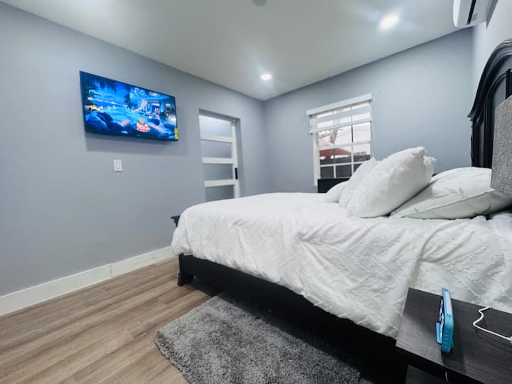 Stadium House - Miami Gardens, FL