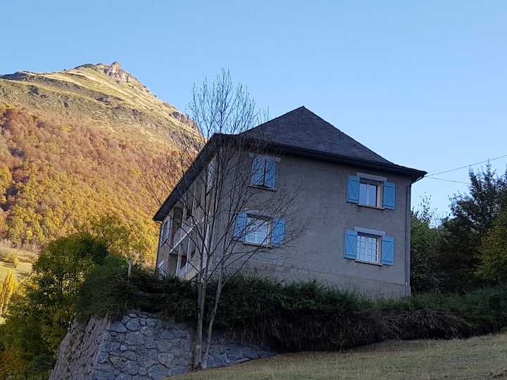 Magnifique Vue Pour Cet Appartement Avec Jardin. - Gavarnie