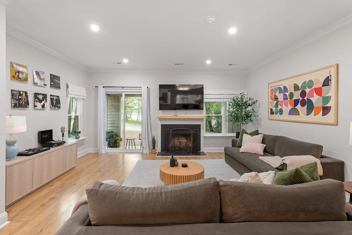 Executive North Raleigh Oasis | Premium 2br - Cary, NC