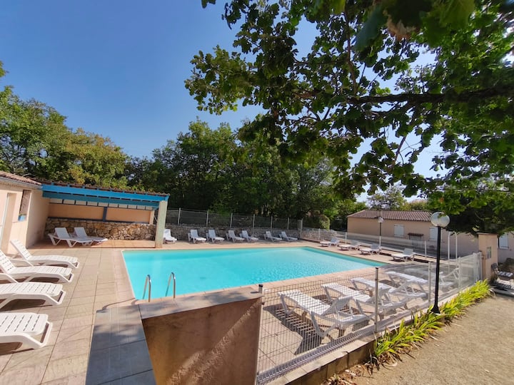 Gîte 2/ 4 Personnes Piscine Commune à Balazuc - Chauzon