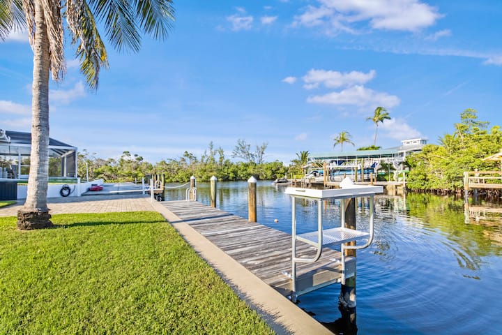 Reel Teal – Luxe 2br Waterfront Getaway - Pine Island, FL
