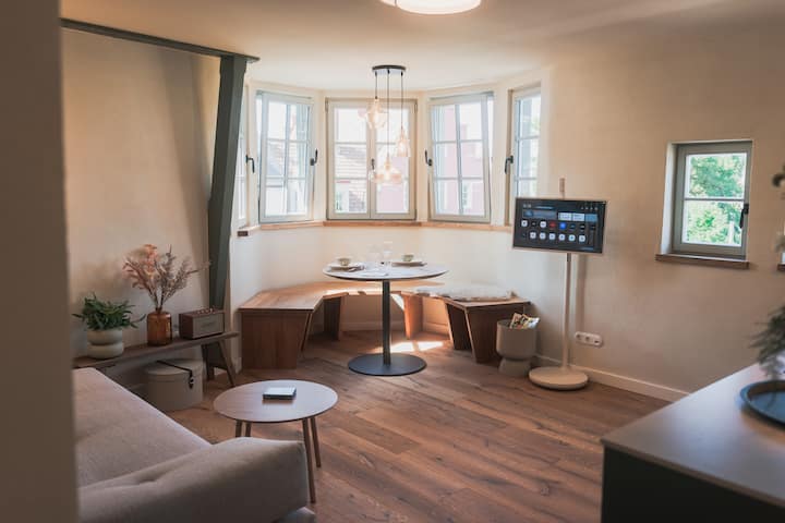 Historic Living At The Brueckenhaus I The Landmark - Bad Kreuznach